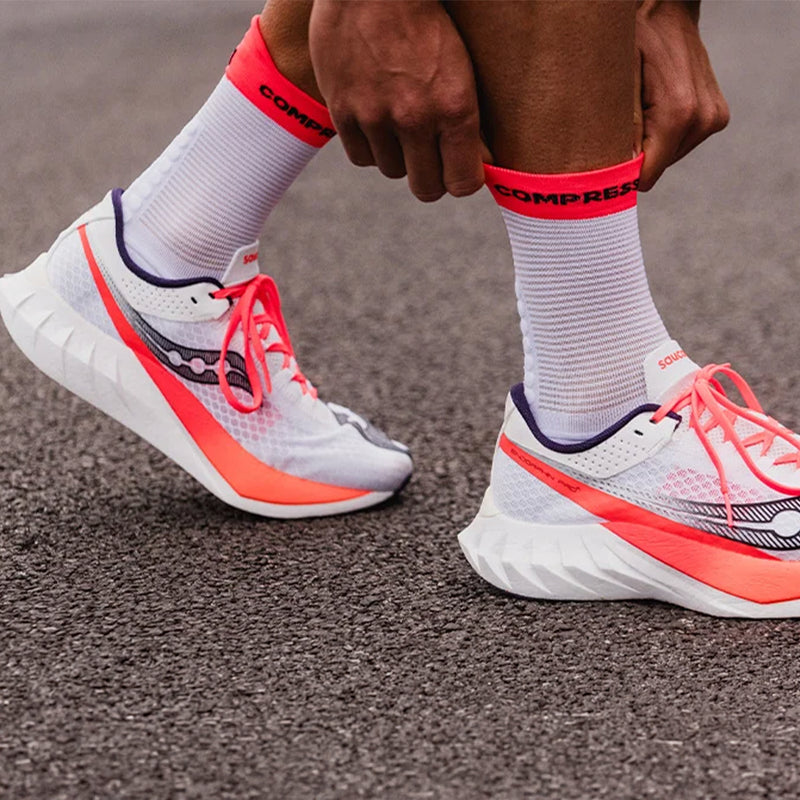 Compressport Pro Racing Socks v4.0 Run High White Fluo Red