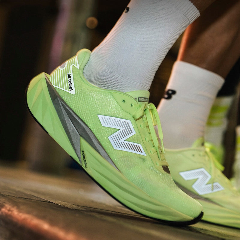 New Balance FuelCell Rebel v5 Hombre Mint Flash Lab Green